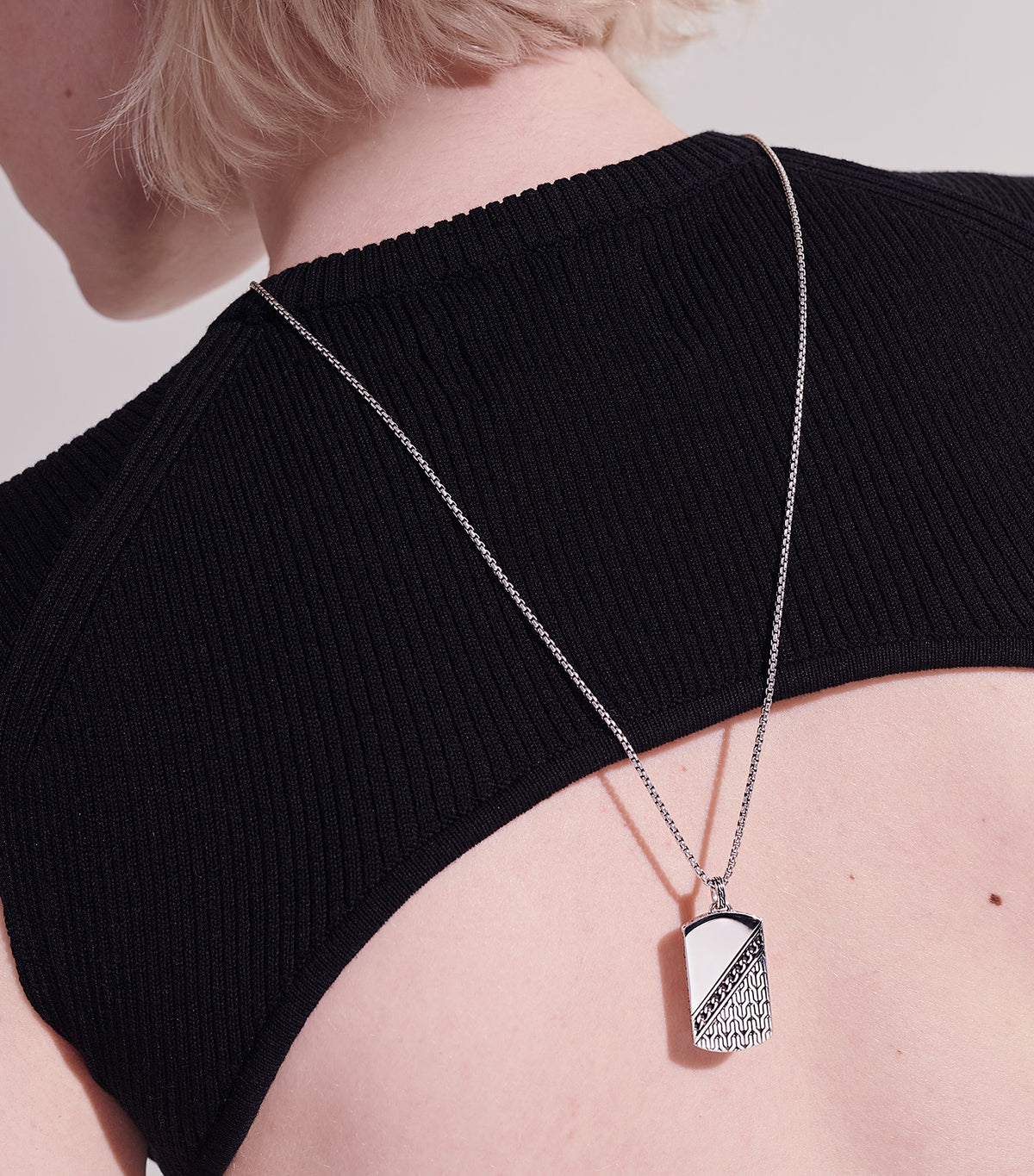 Fine Lines Necklace